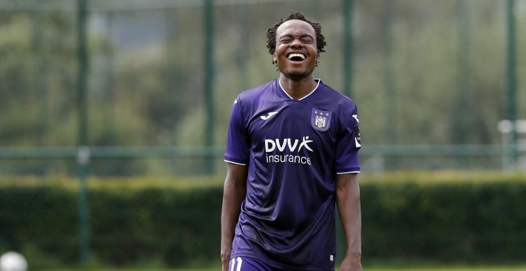 OFFICIEEL: Tau (ex-Anderlecht) heeft een nieuwe werkgever - Voetbalprimeur OFFICIEEL: Tau (ex-Anderlecht) heeft een nieuwe werkgever - Voetbalprimeur