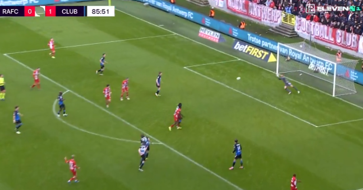 GOAL: Corbanie haalt uit en scoort memorabel eerste doelpunt voor ...
